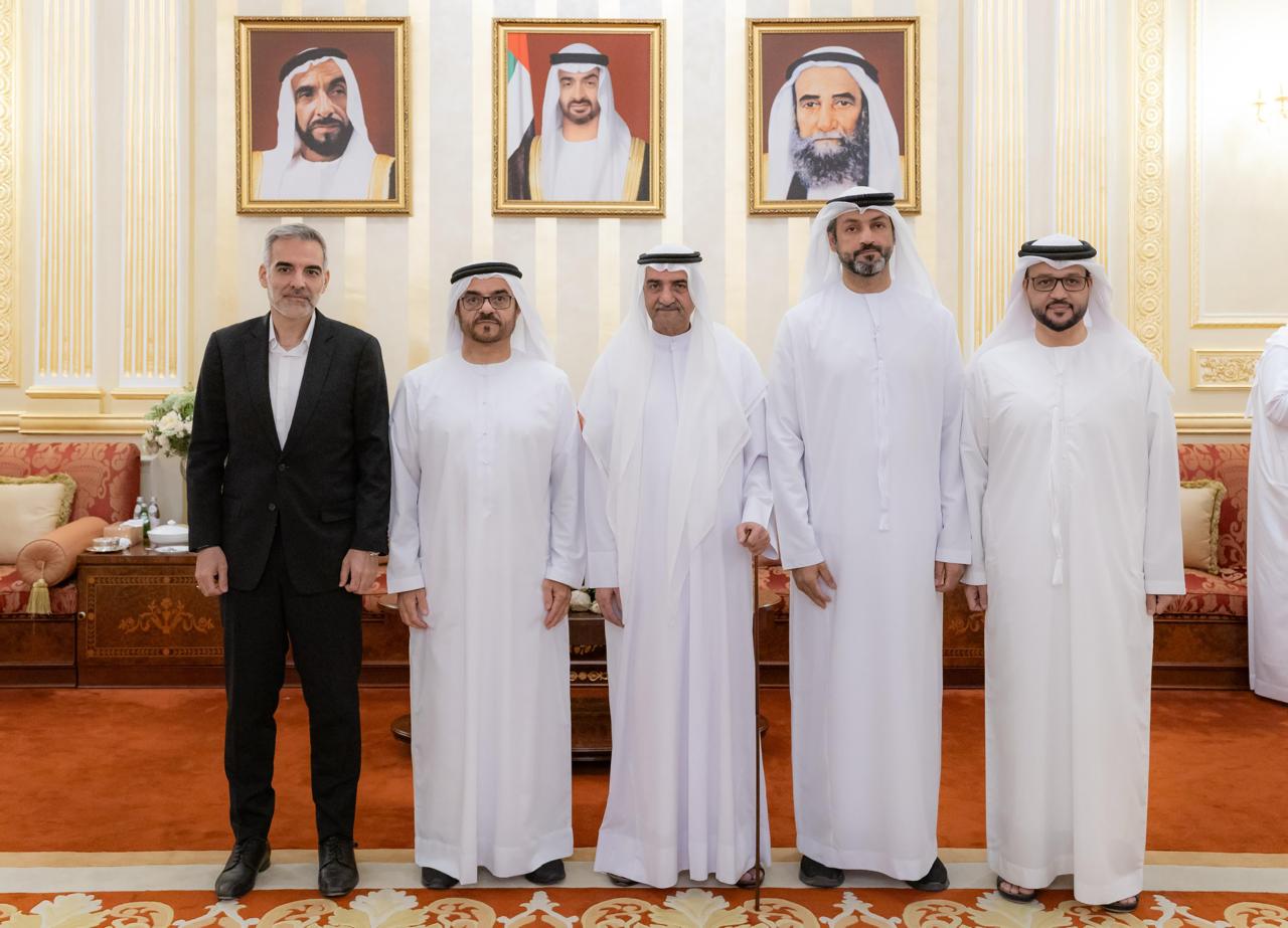 Sheikh Hamad Al Sharqi receives FPA Jury - Fujairah Photography Award